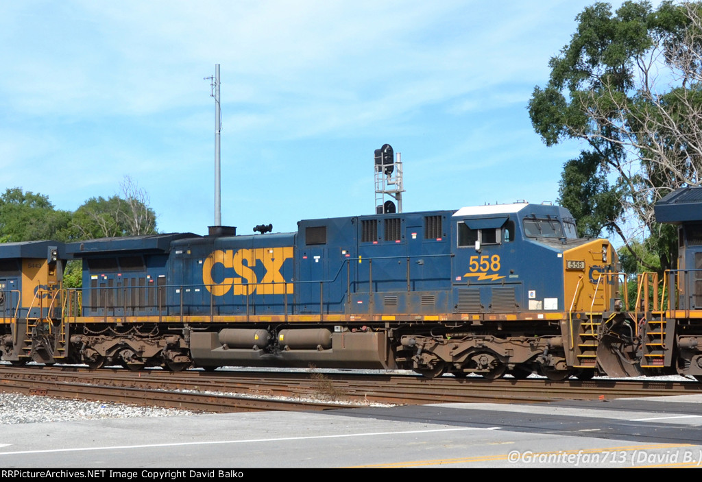 CSX 558